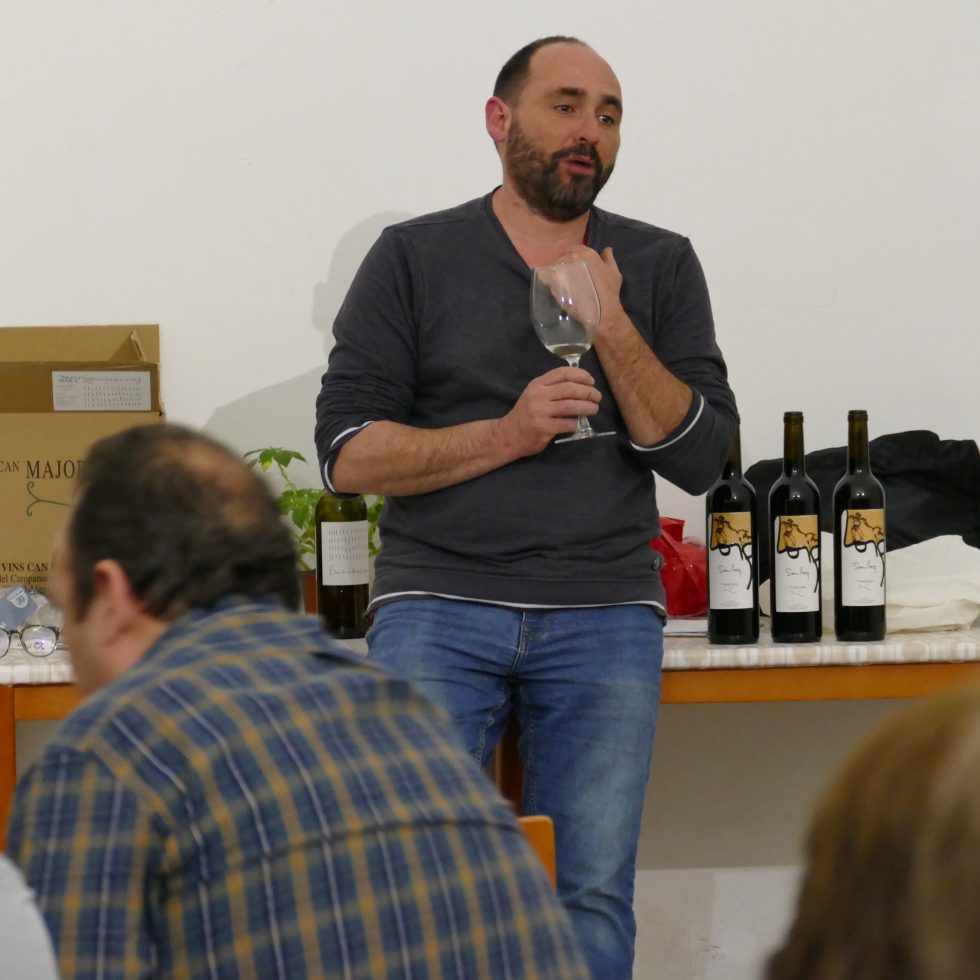 Cata de vino de Can Majoral en el Urban Hostel Hotel de Palma | DOP Pla ...
